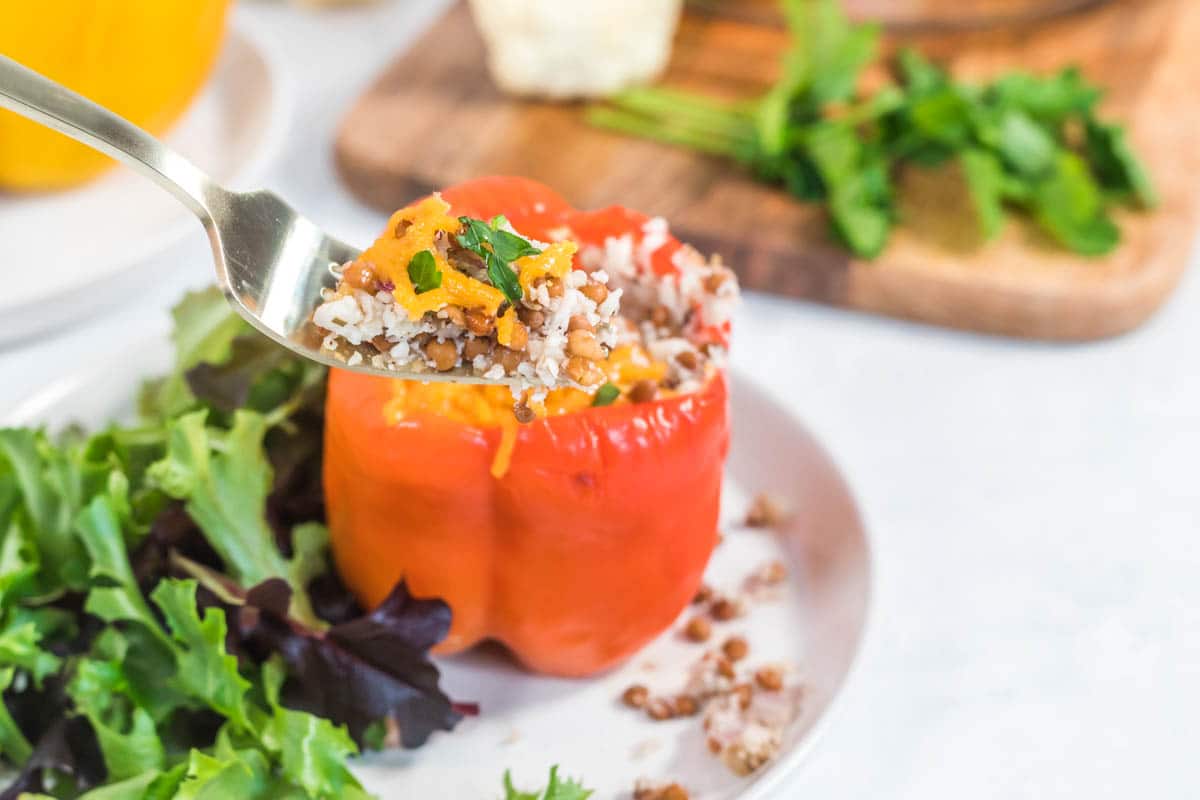 Easy and Healthy Cauliflower Rice Stuffed Peppers Recipe